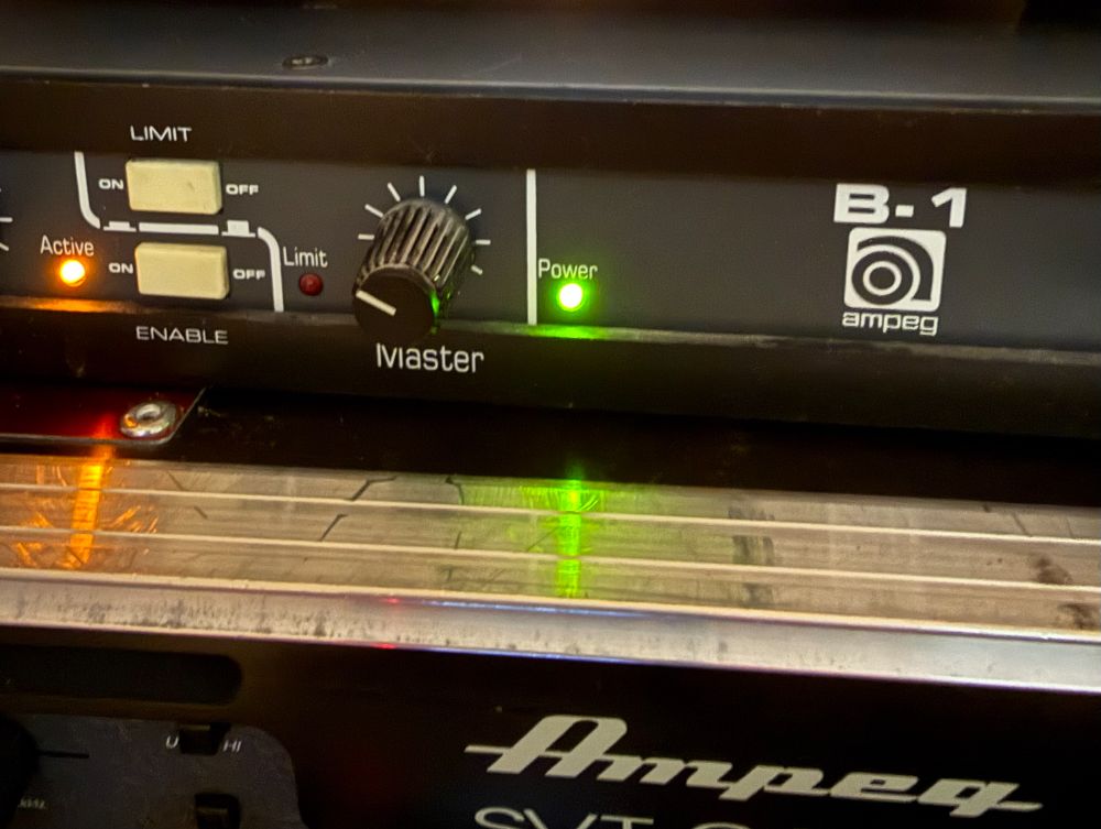 Ampeg B1 ("Solo Boost + EQ" clean, hot, /D.I. + loudspeaker) NAM Profiles